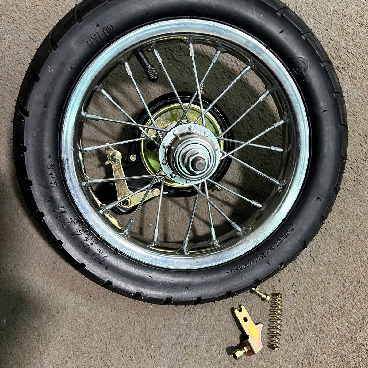 Rear Wheel Assembly with Wire Spoke Rim for the Razor Pocket Mod (Vers ...